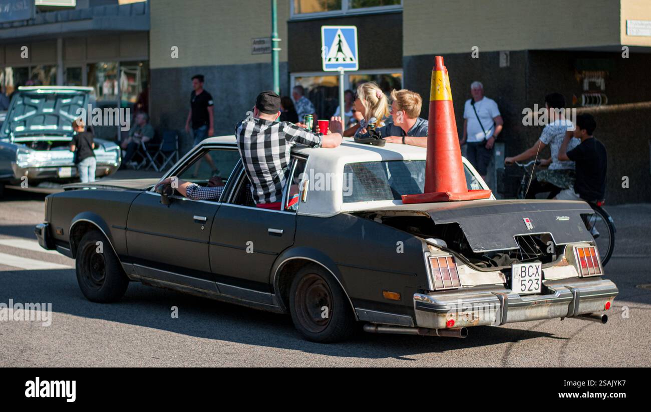 Hot rod cars and teenagers hi-res stock photography and images - Alamy