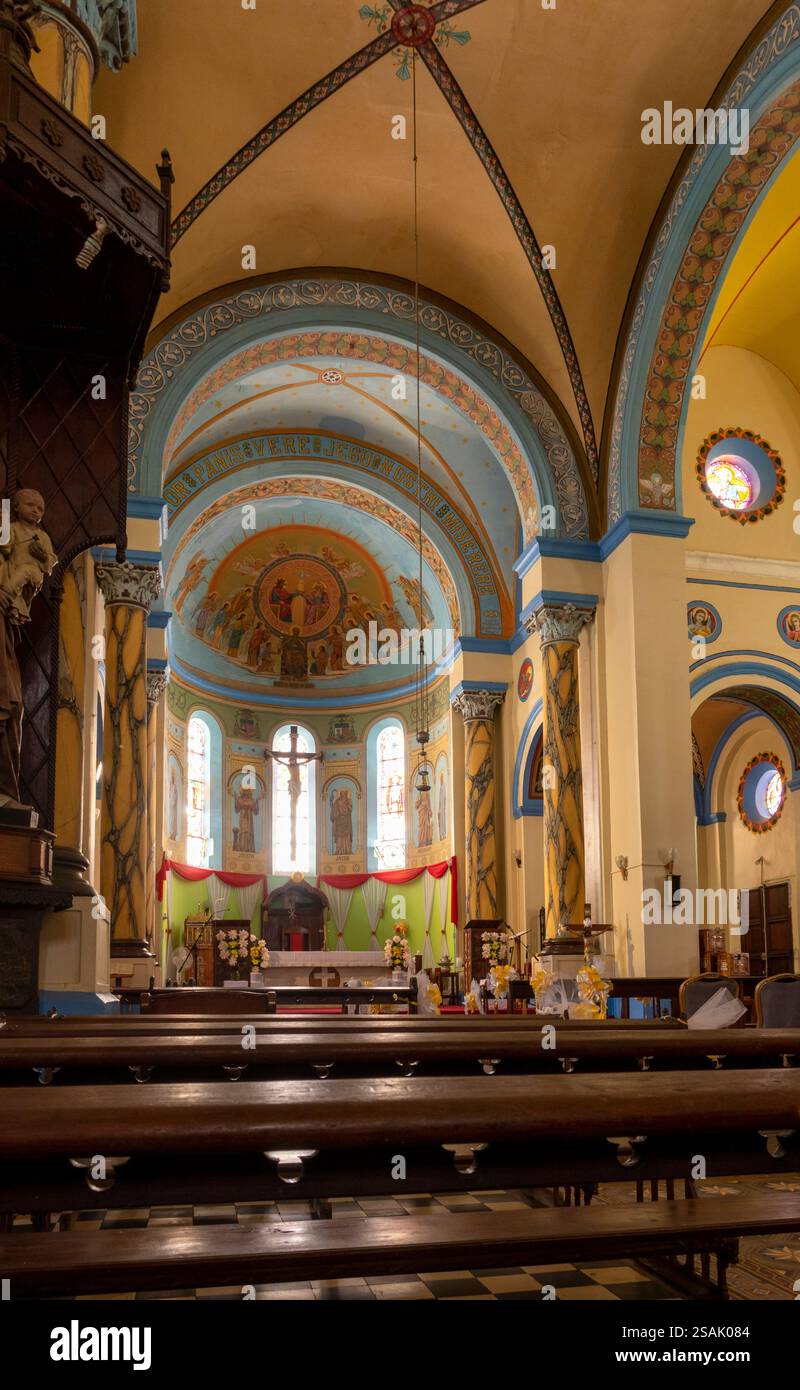 Catholic church africa altar hi-res stock photography and images - Alamy