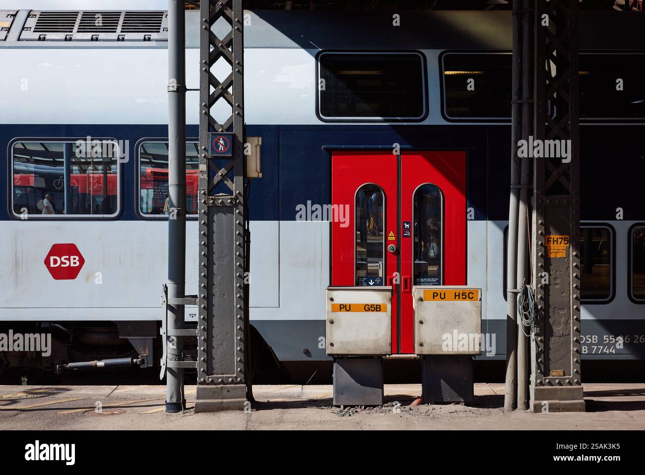 DSB (Danish State Railways), train at Copenhagen Central Station ...