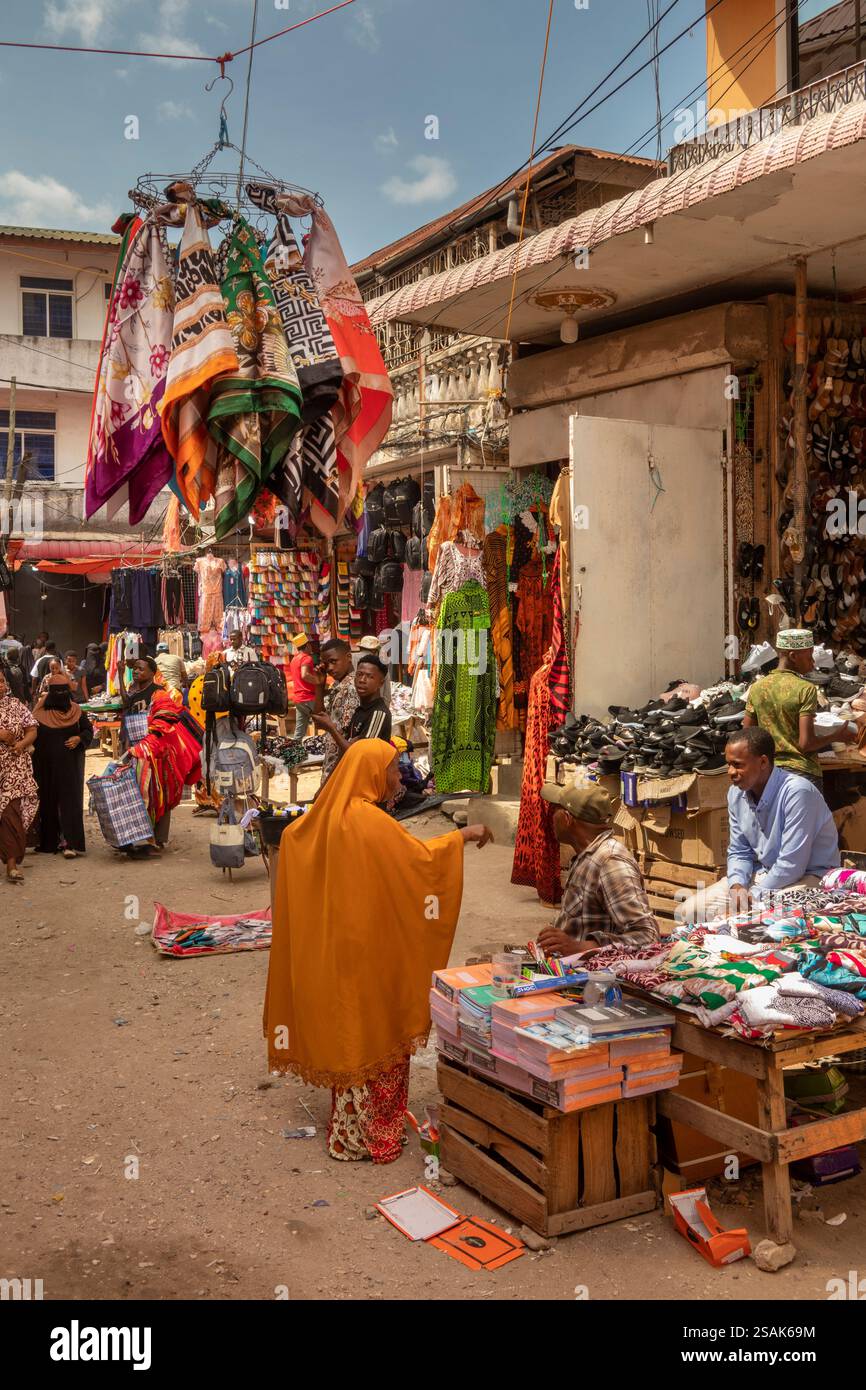 Africa, Tanzania, Zanzibar, Stonetown, market, Darajani Souk, new ...