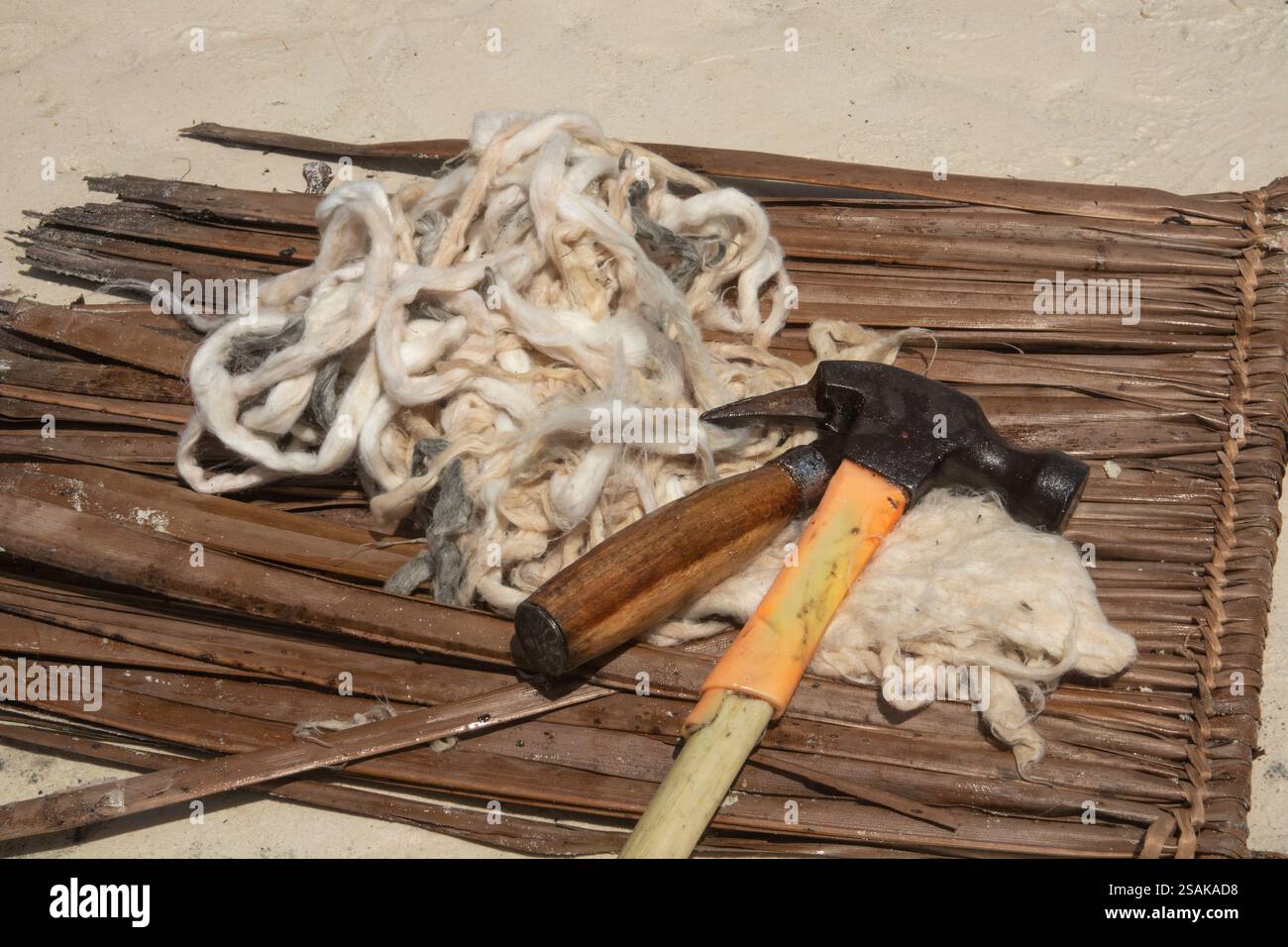 African traditional tools hi-res stock photography and images - Alamy