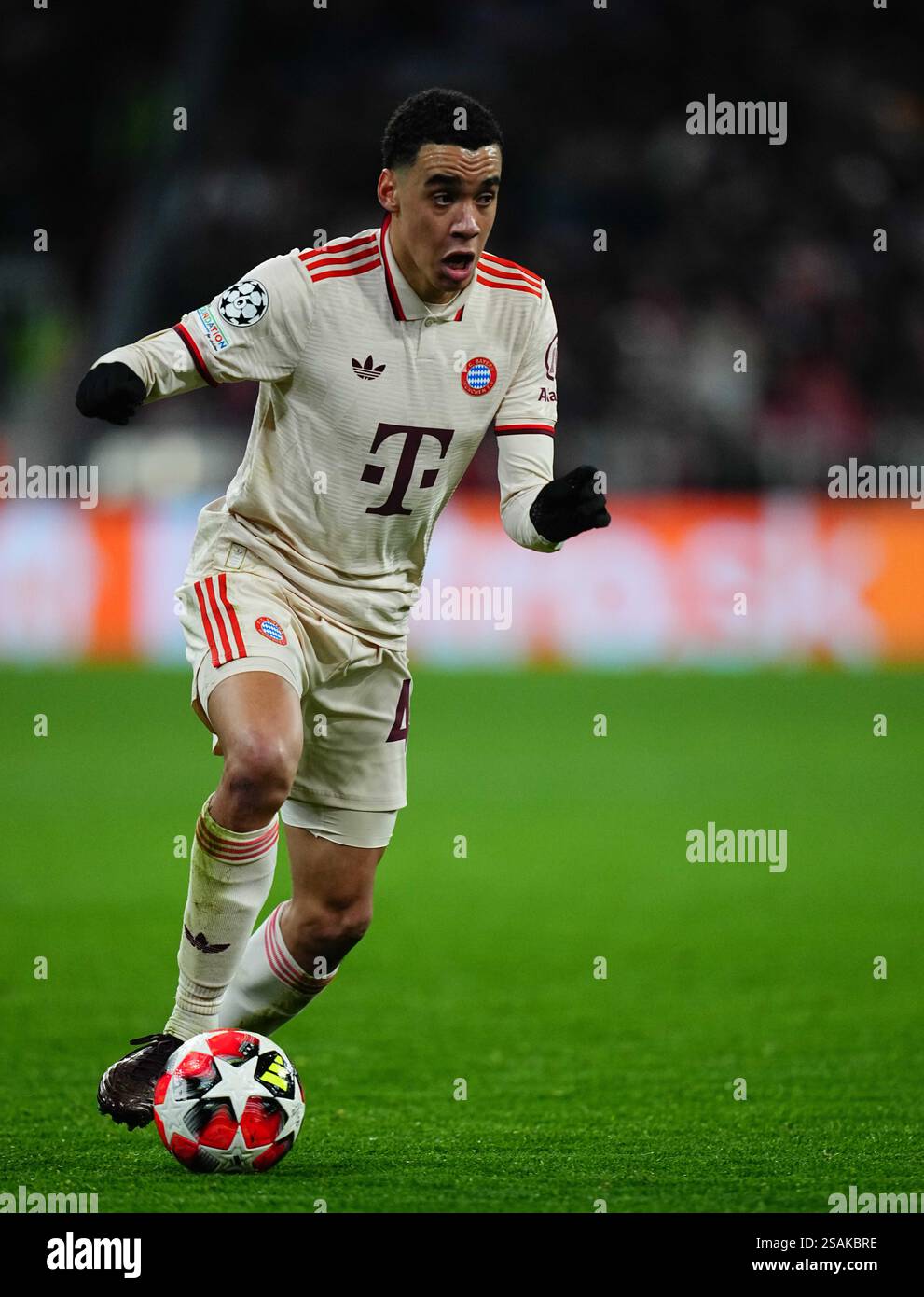 January 29 2025: Jamal Musiala (Bayern Munich) controls the ball during ...