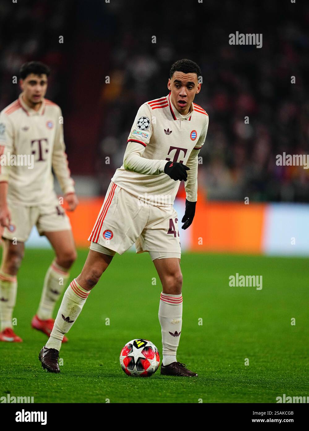 January 29 2025: Jamal Musiala (Bayern Munich) controls the ball during ...