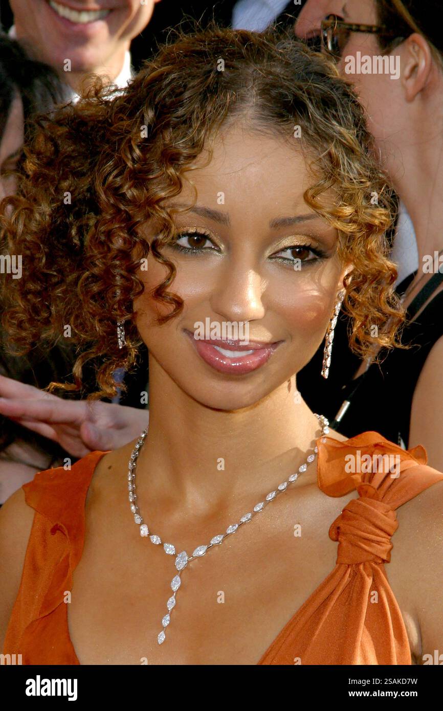 Singer mya hi-res stock photography and images - Alamy