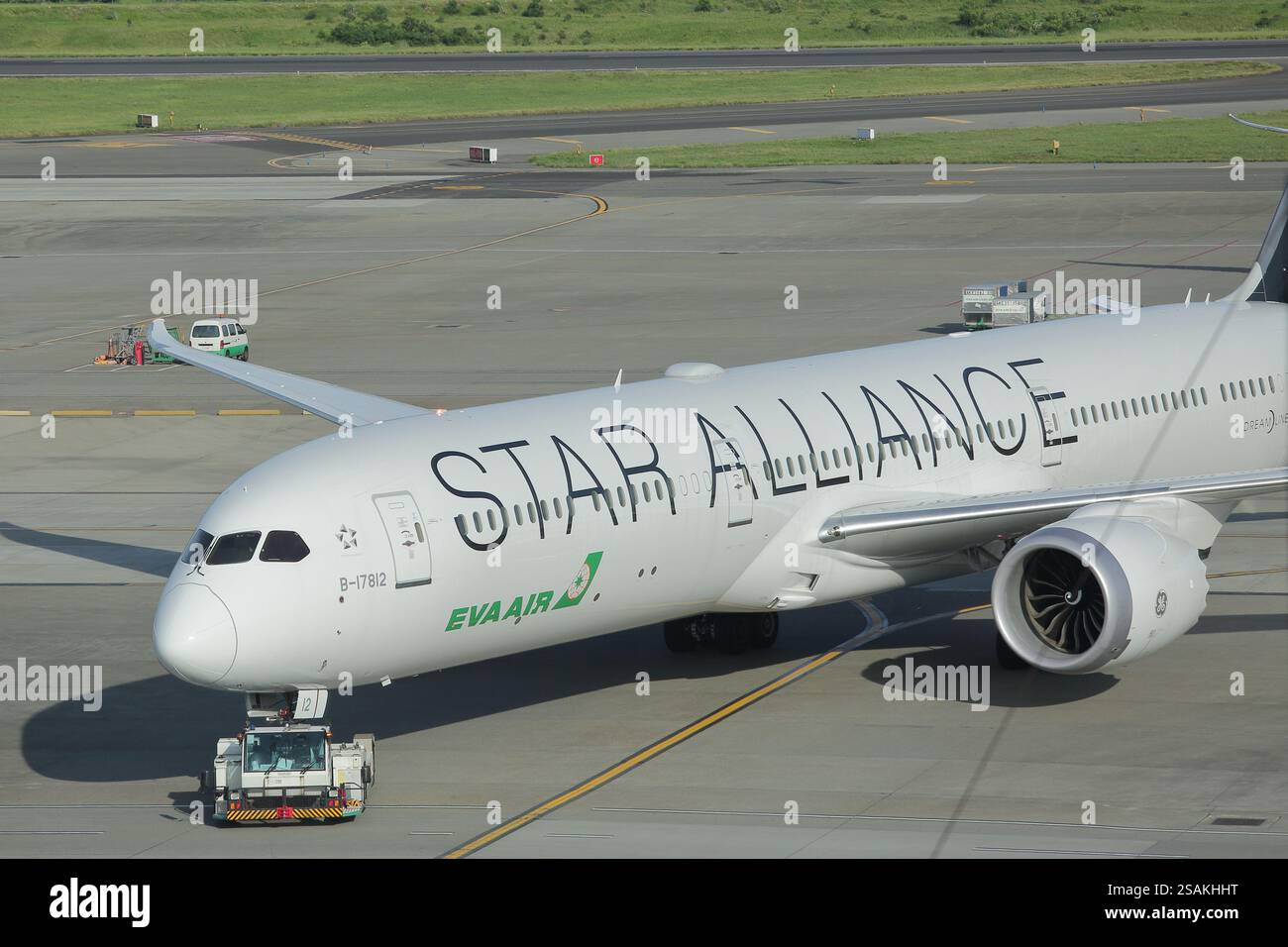 B-17812 (STAR ALLIANCE Livery)EVA AIR BOEING 787-10 DREAMLINER airplane ...