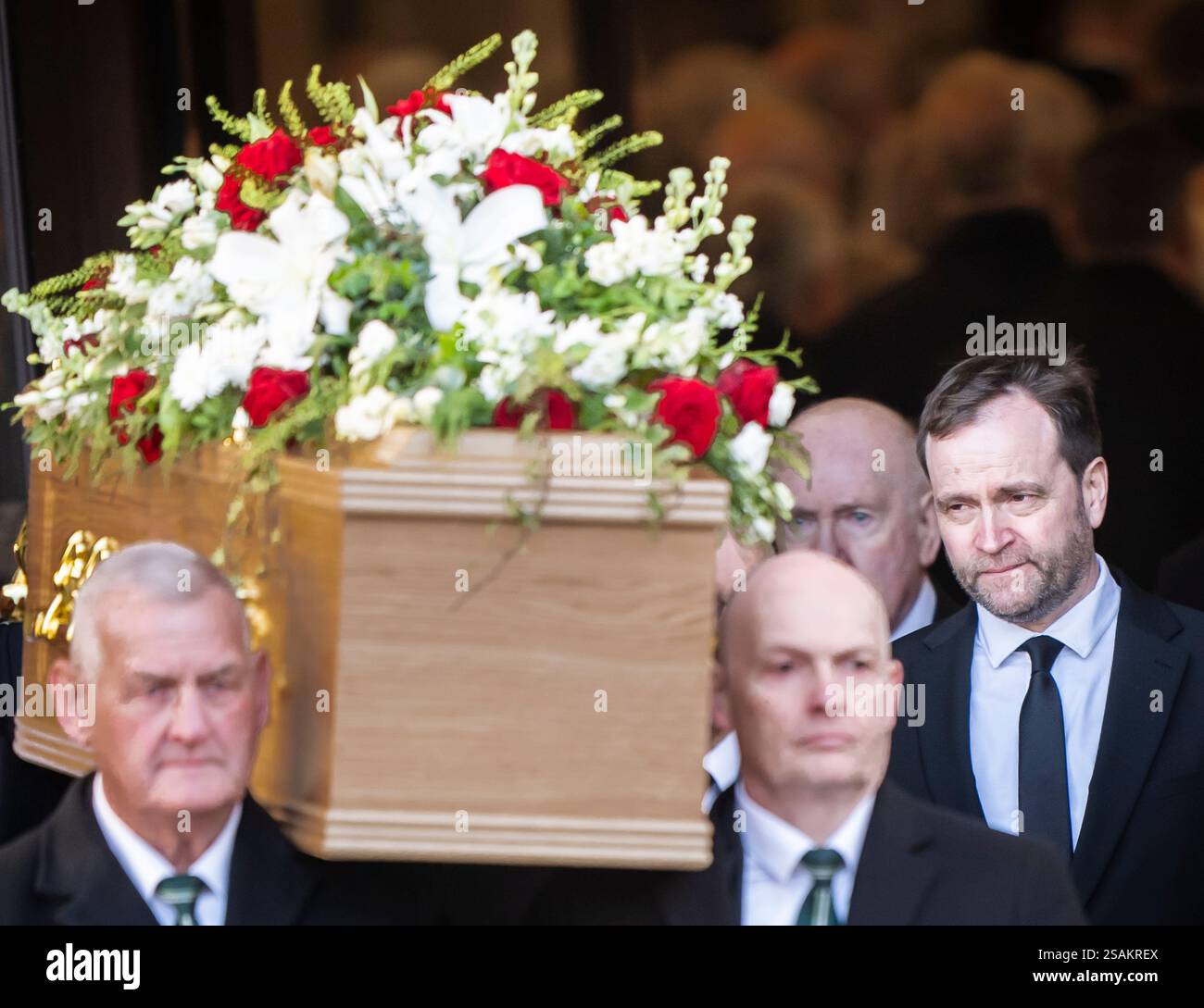 The coffin of Lord John Prescott is carried out of Hull Minster ...