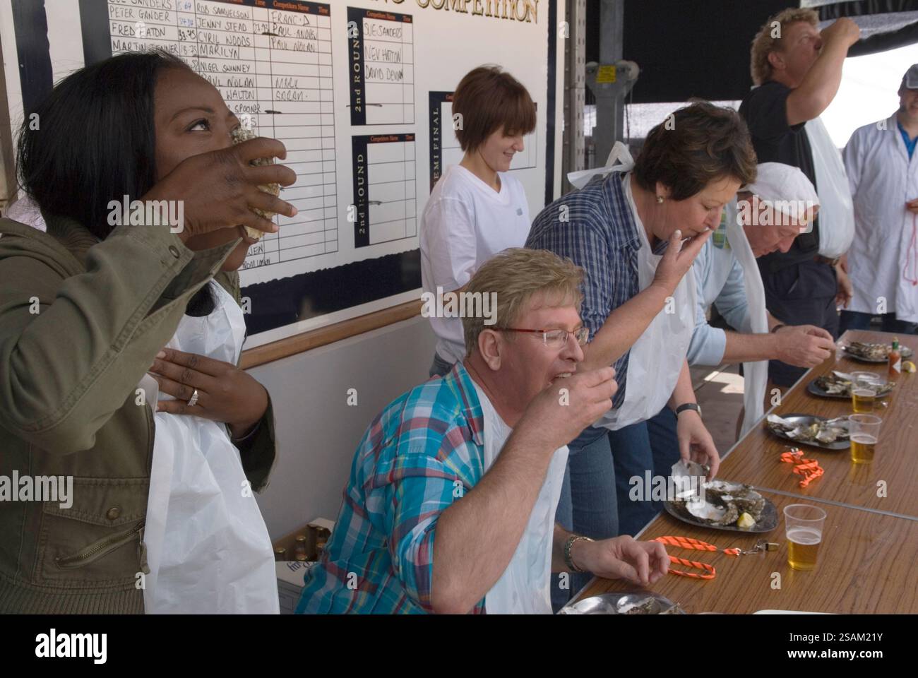 Uk 2000s festival hi-res stock photography and images - Alamy