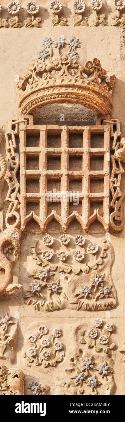 Tudor crown and portcullis over the main entrance to St John's College ...
