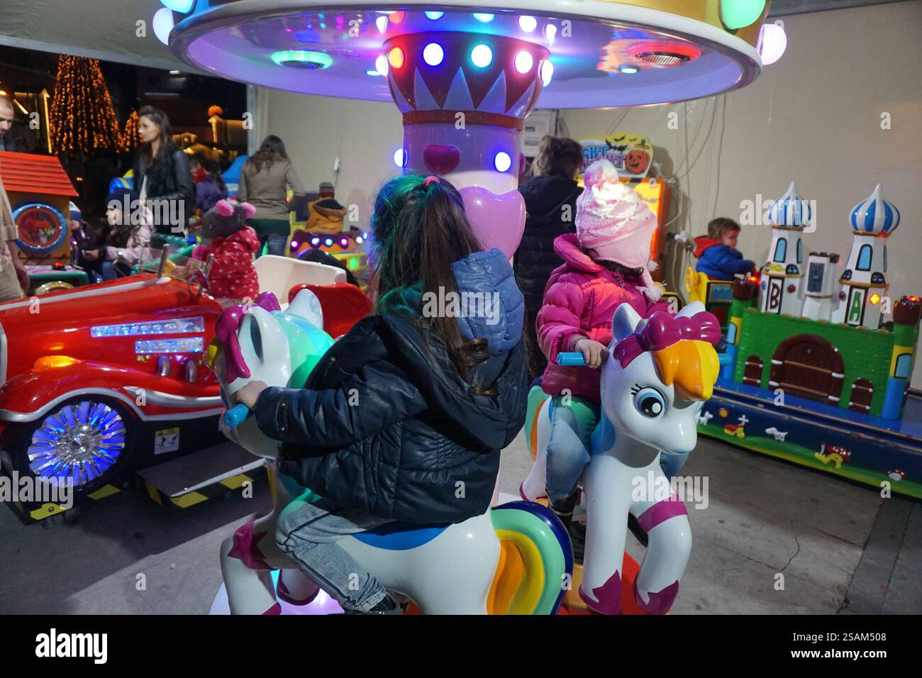 Coin operated ride hi-res stock photography and images - Alamy