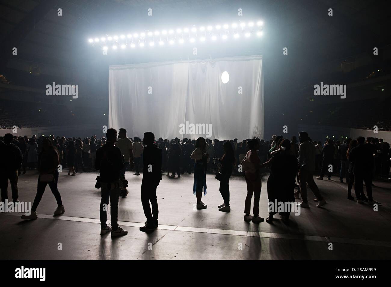 Before a concert hi-res stock photography and images - Alamy