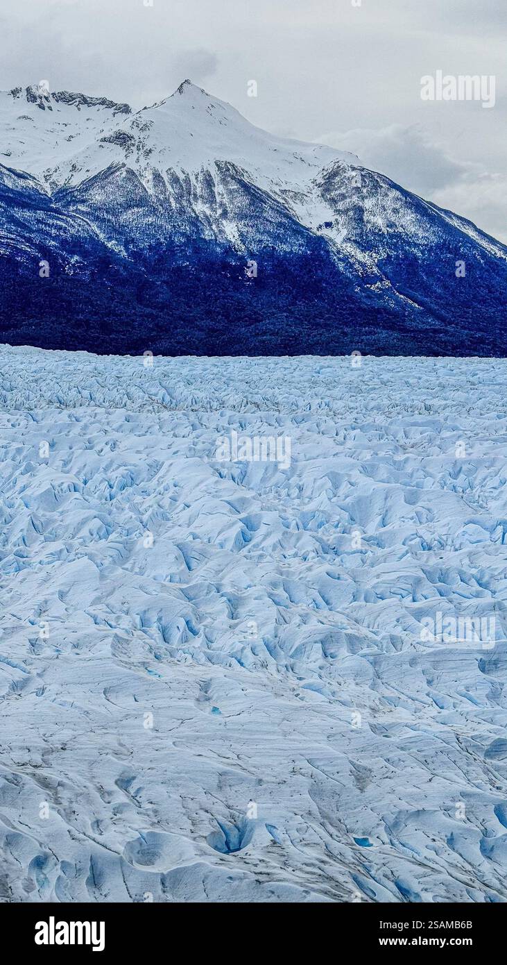 Peaks perito moreno glacier hi-res stock photography and images - Alamy