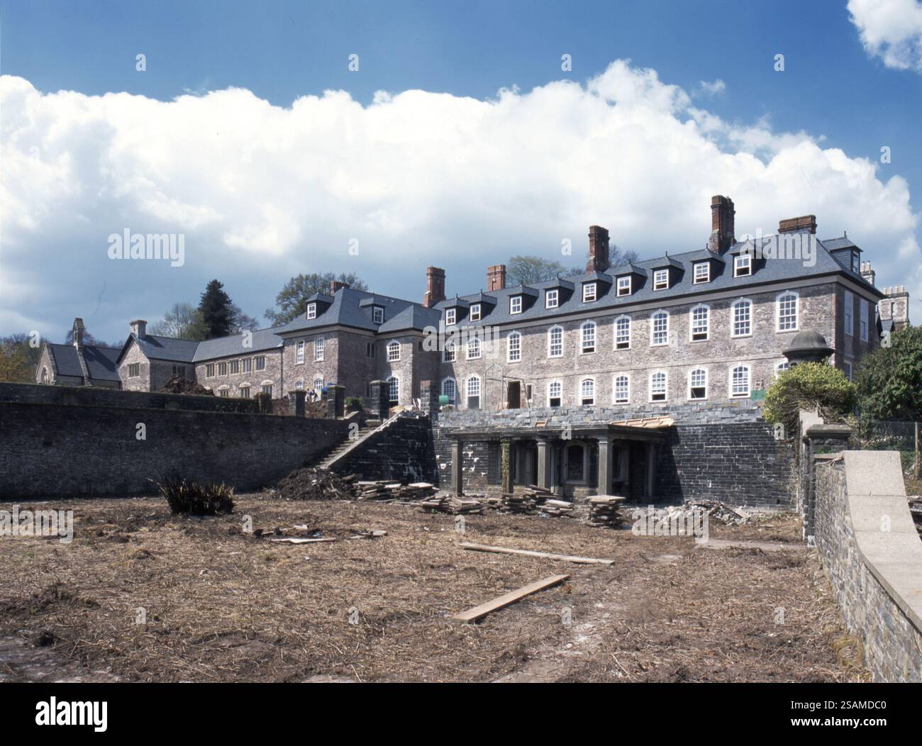 Housing development by Meadgate Homes, new apartments in the shell of a ...