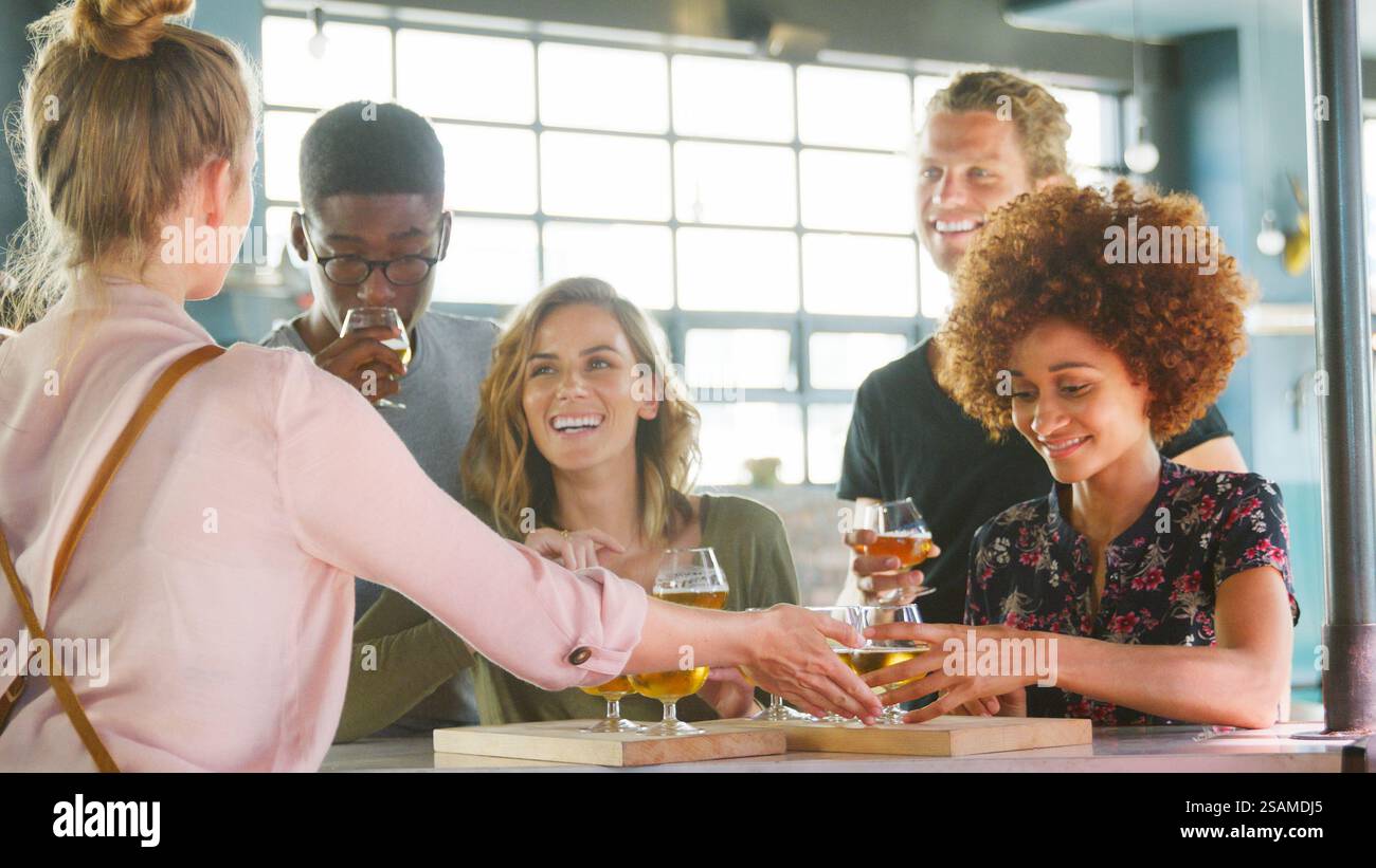 Man woman cheering in server hi-res stock photography and images - Alamy