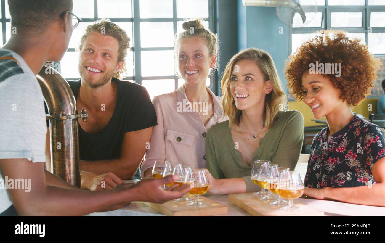 Man woman cheering in server hi-res stock photography and images - Alamy