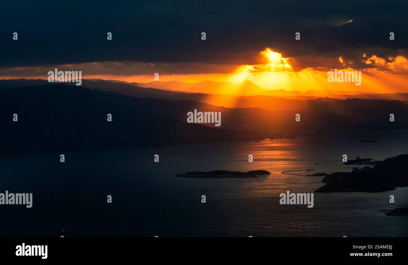 Sunset over ocean through hi-res stock photography and images - Alamy