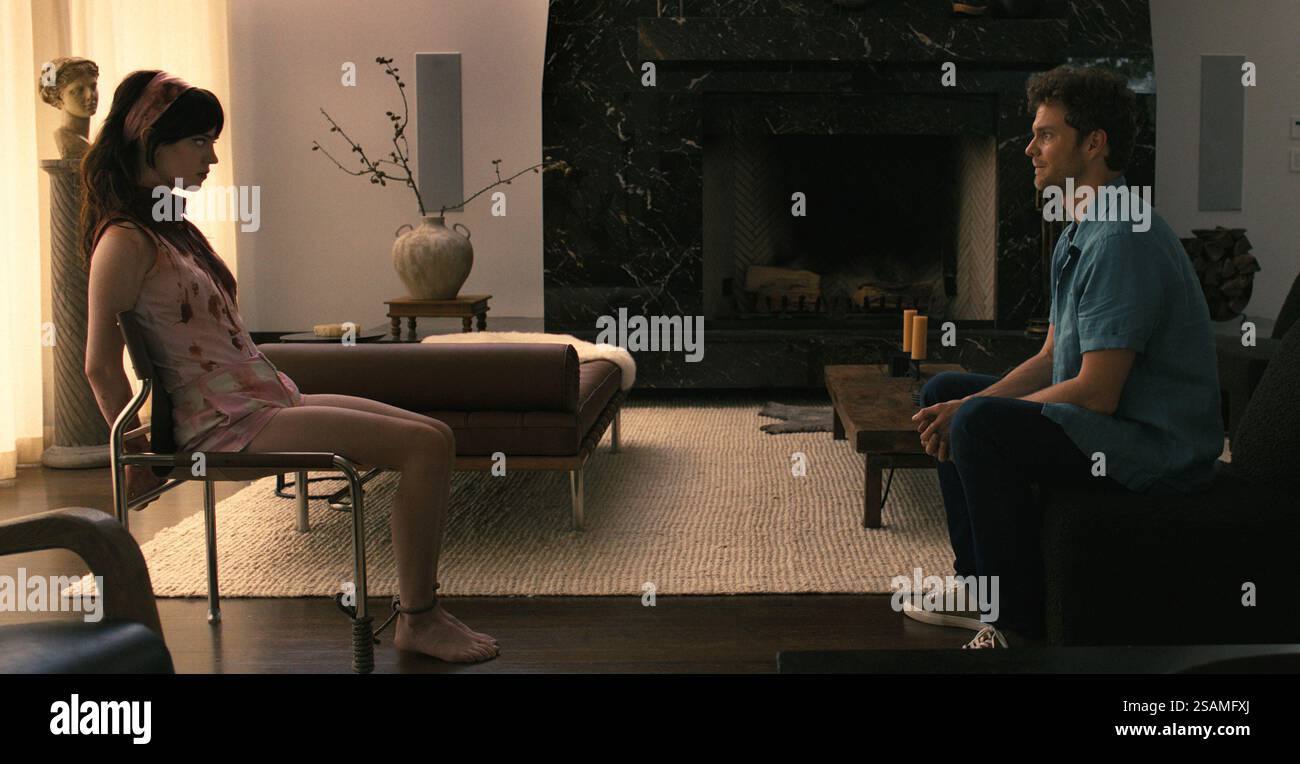 Companion Sophie Thatcher & Jack Quaid Stock Photo - Alamy