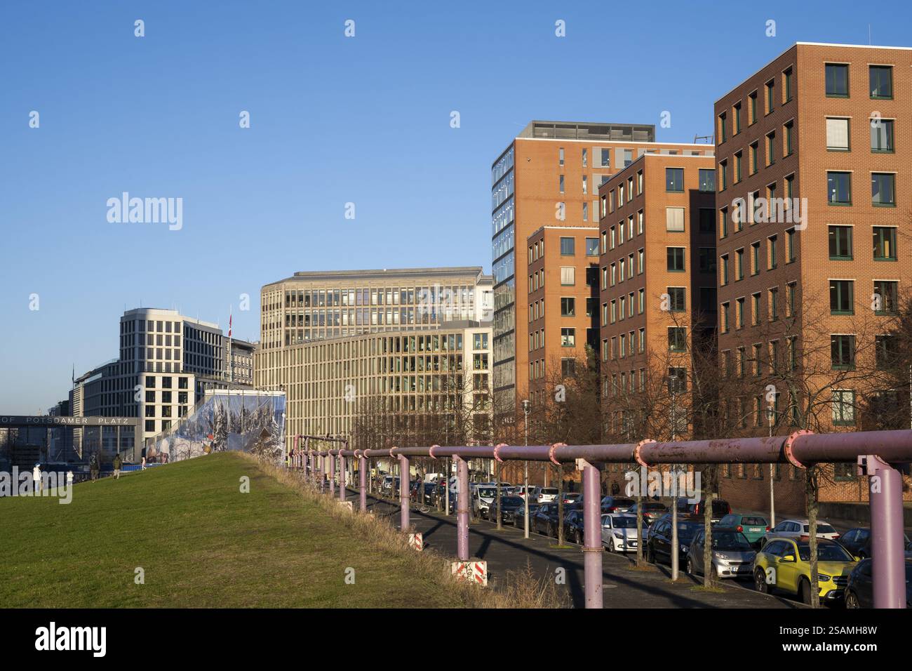 Modern office and residential building, Tilla-Durieux-Park, Potsdamer ...