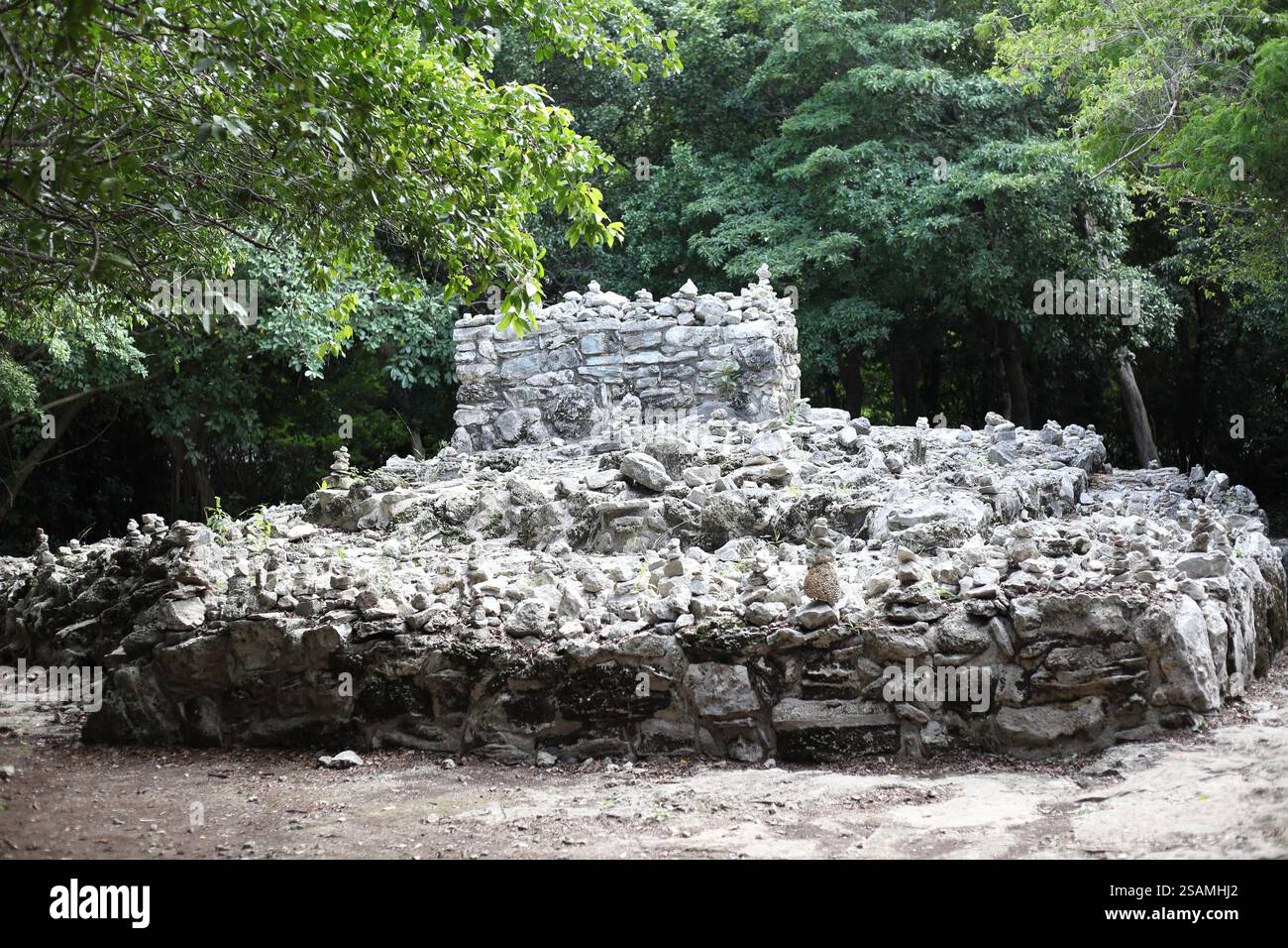 Xaman-Ha Mayan (post-classic) archaeological zone in Playacar, Playa ...