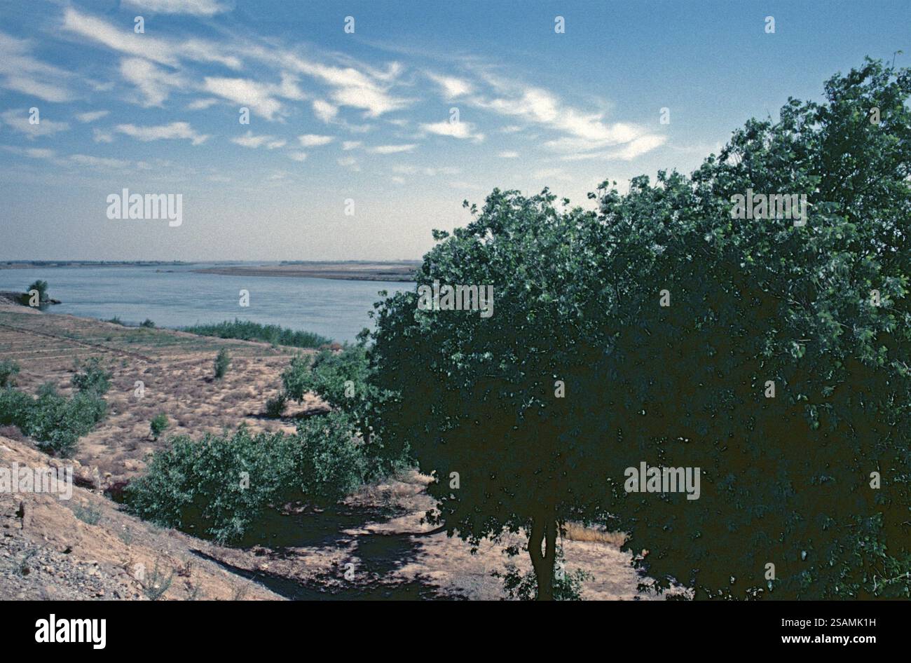 Euphrates with island in the middle of the river near Deir-ez-Zor, Deir ...