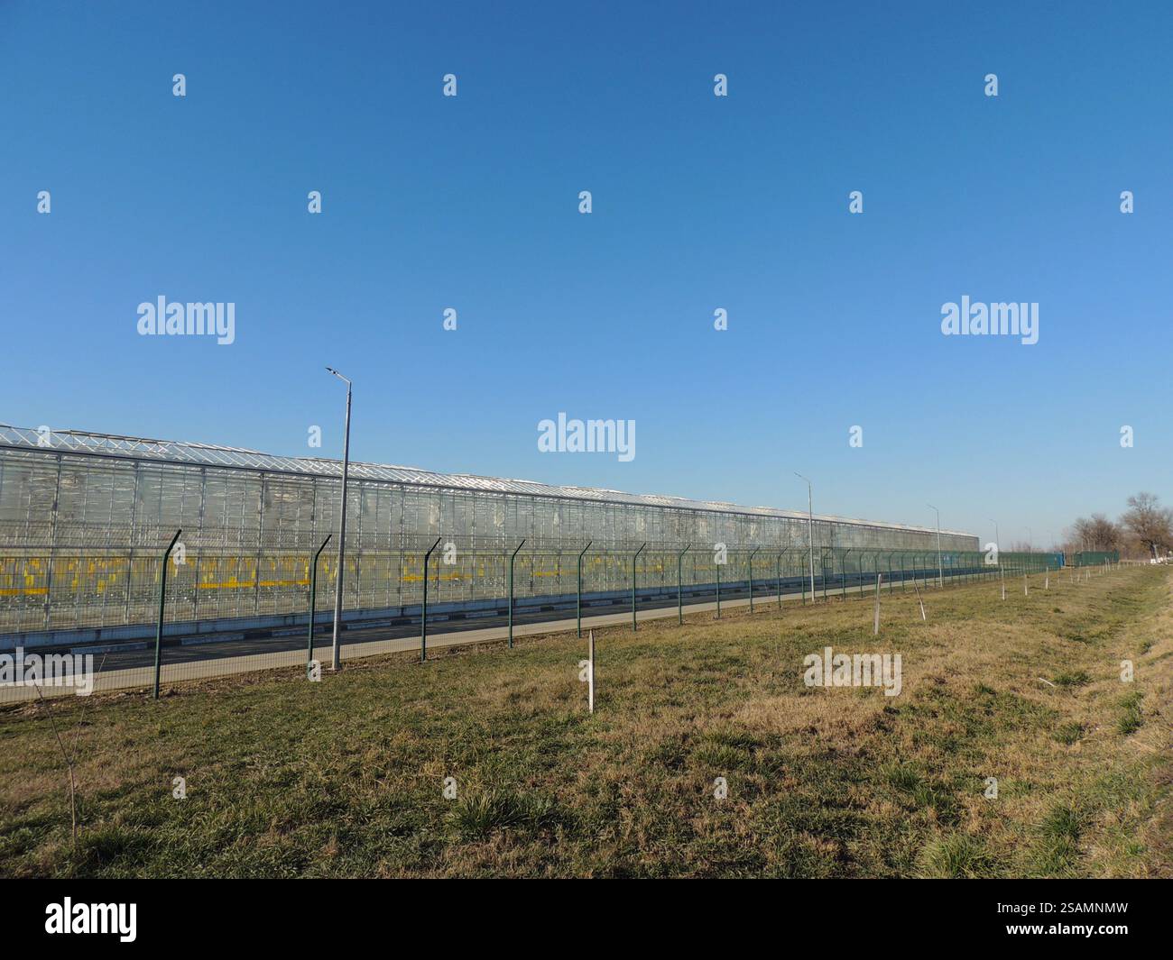Self contained garden hi-res stock photography and images - Alamy