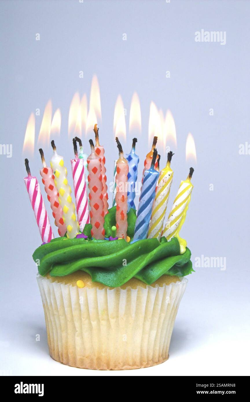 Colourful candles birthday hi-res stock photography and images - Alamy