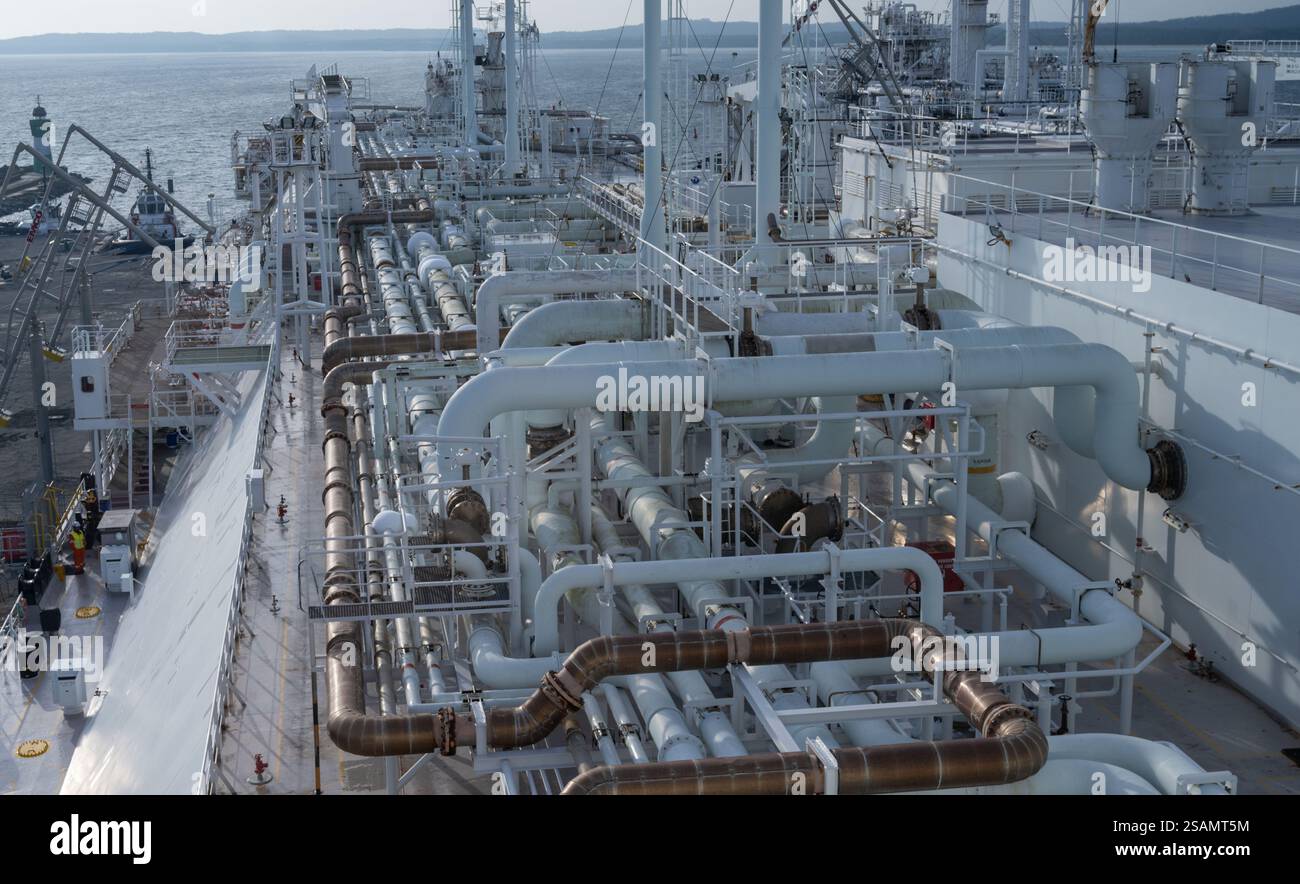 Mukran, Germany. 24th Jan, 2025. The regasification ship (Floating Storage and Regasification ...