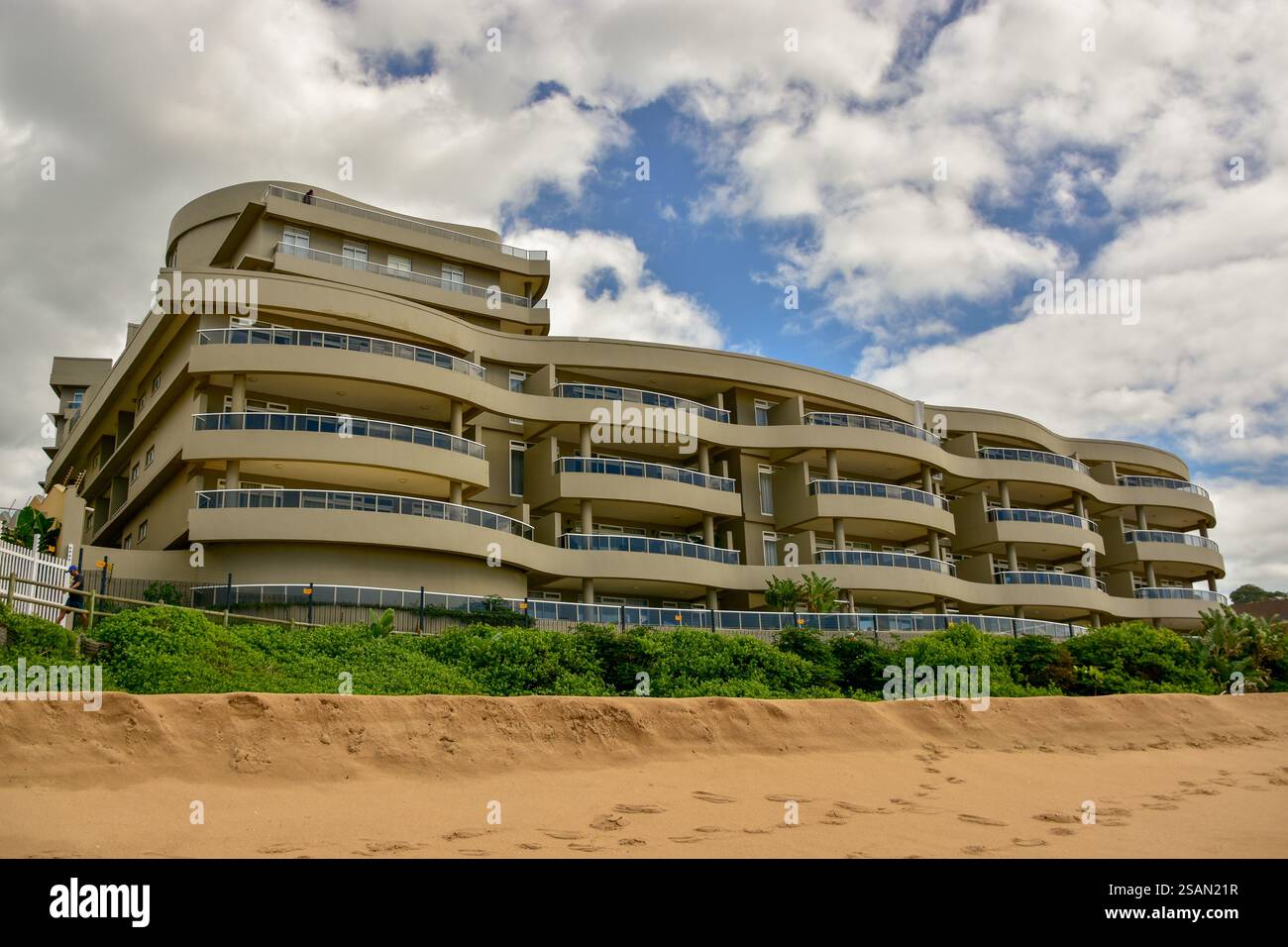 Apartman buildings hi-res stock photography and images - Alamy