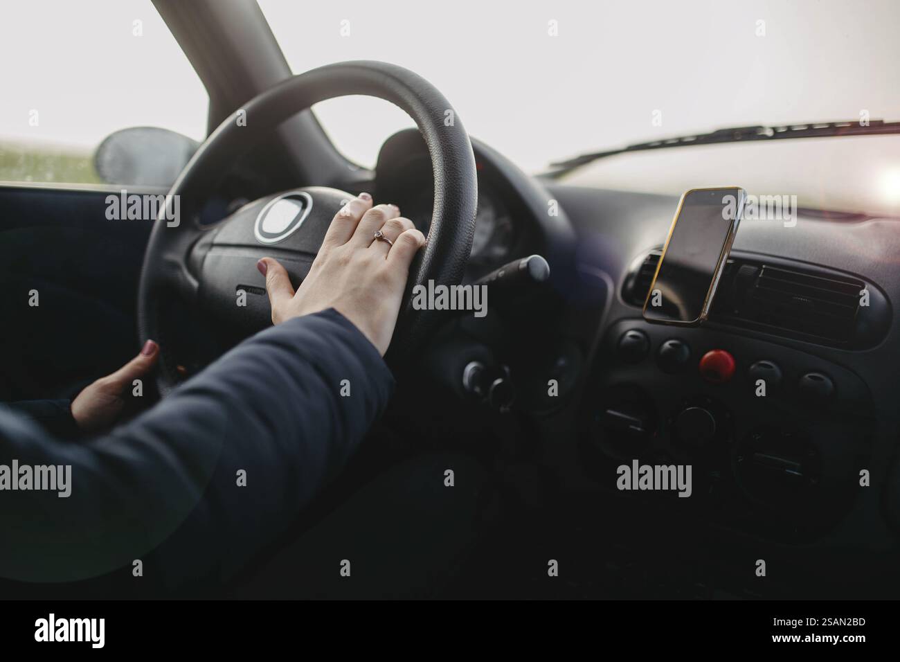Cars steering wheels hi-res stock photography and images - Alamy