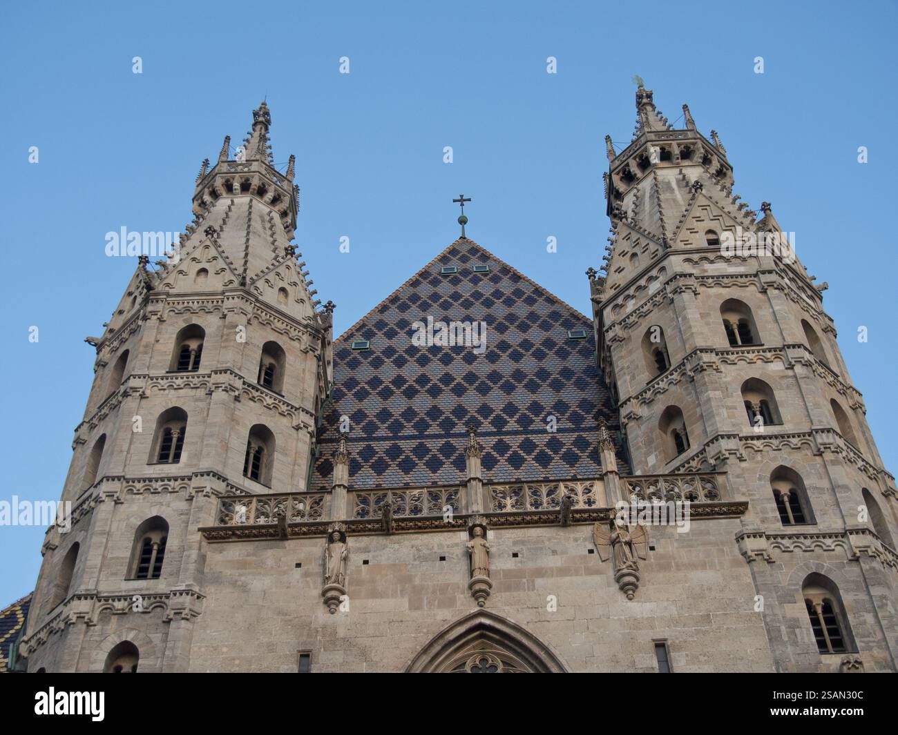 Tiled sections hi-res stock photography and images - Alamy