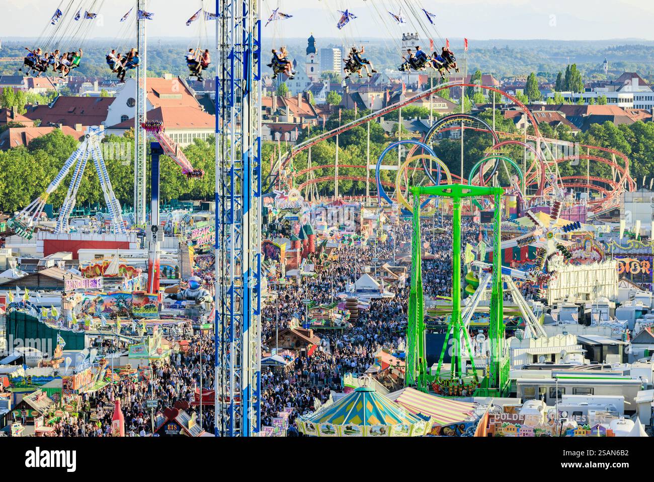 The Munich Oktoberfest inspires with millions of visitors, traditional ...