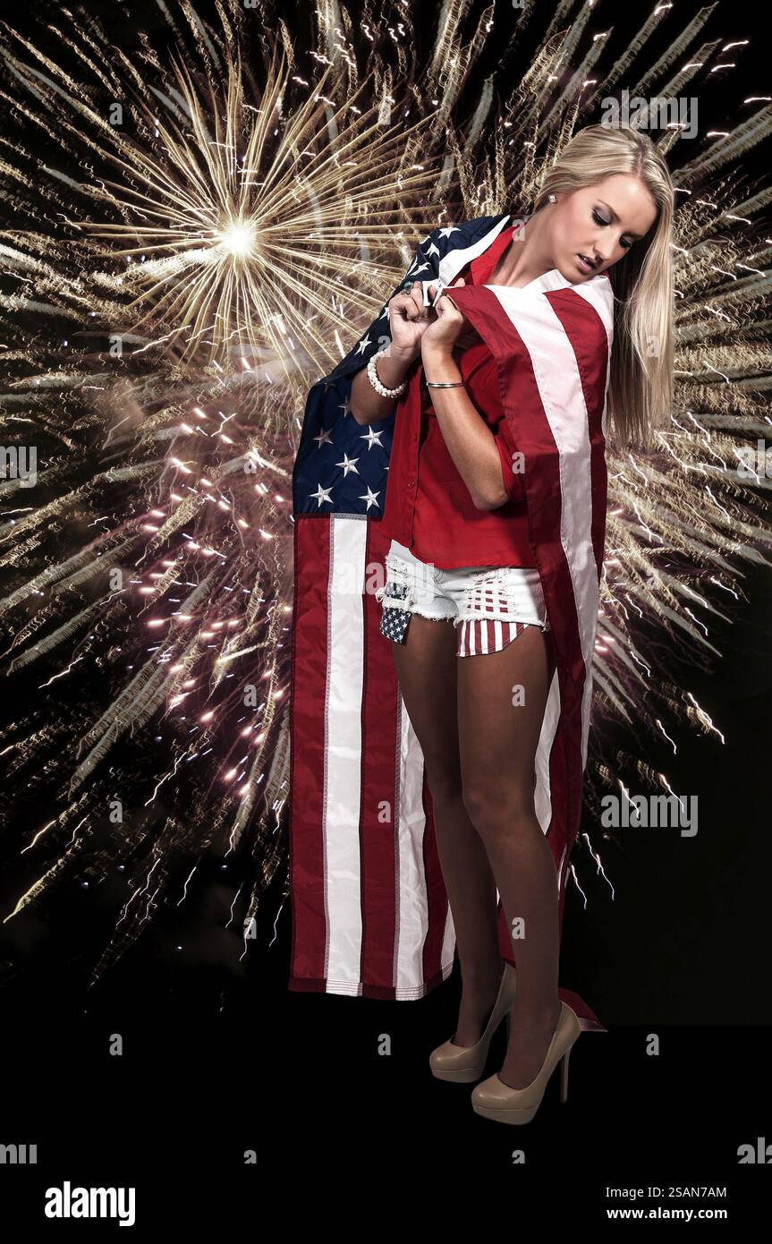 Moon light woman hi-res stock photography and images - Alamy