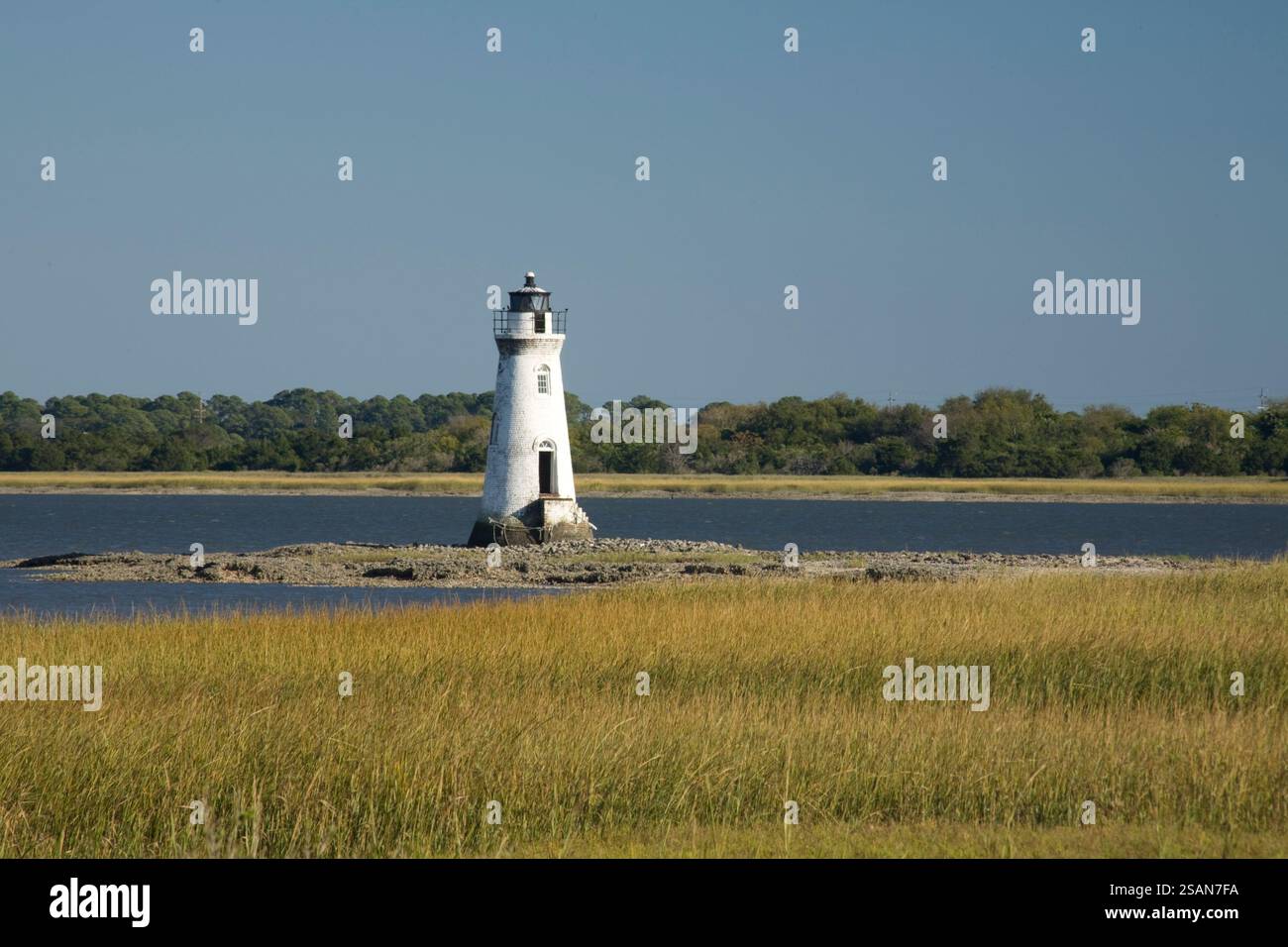 GA00064-00...GEORGIA - Cockspur Island Lighthouse at the entrance of ...
