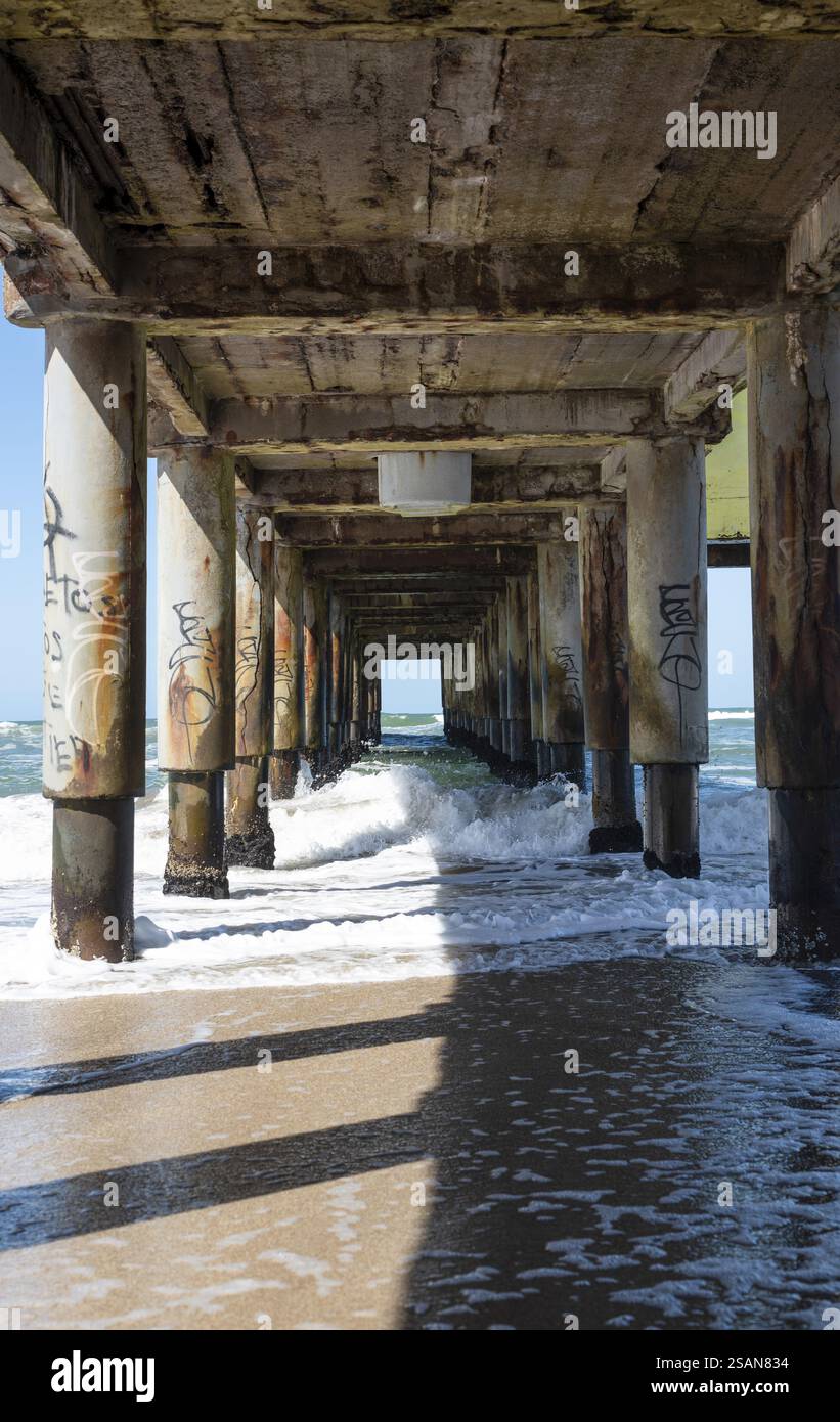 Structures beneath hi-res stock photography and images - Alamy