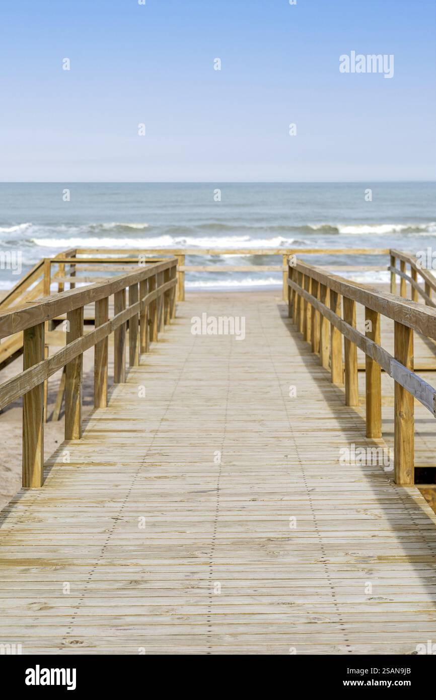 View wooden boardwalk leading hi-res stock photography and images - Alamy