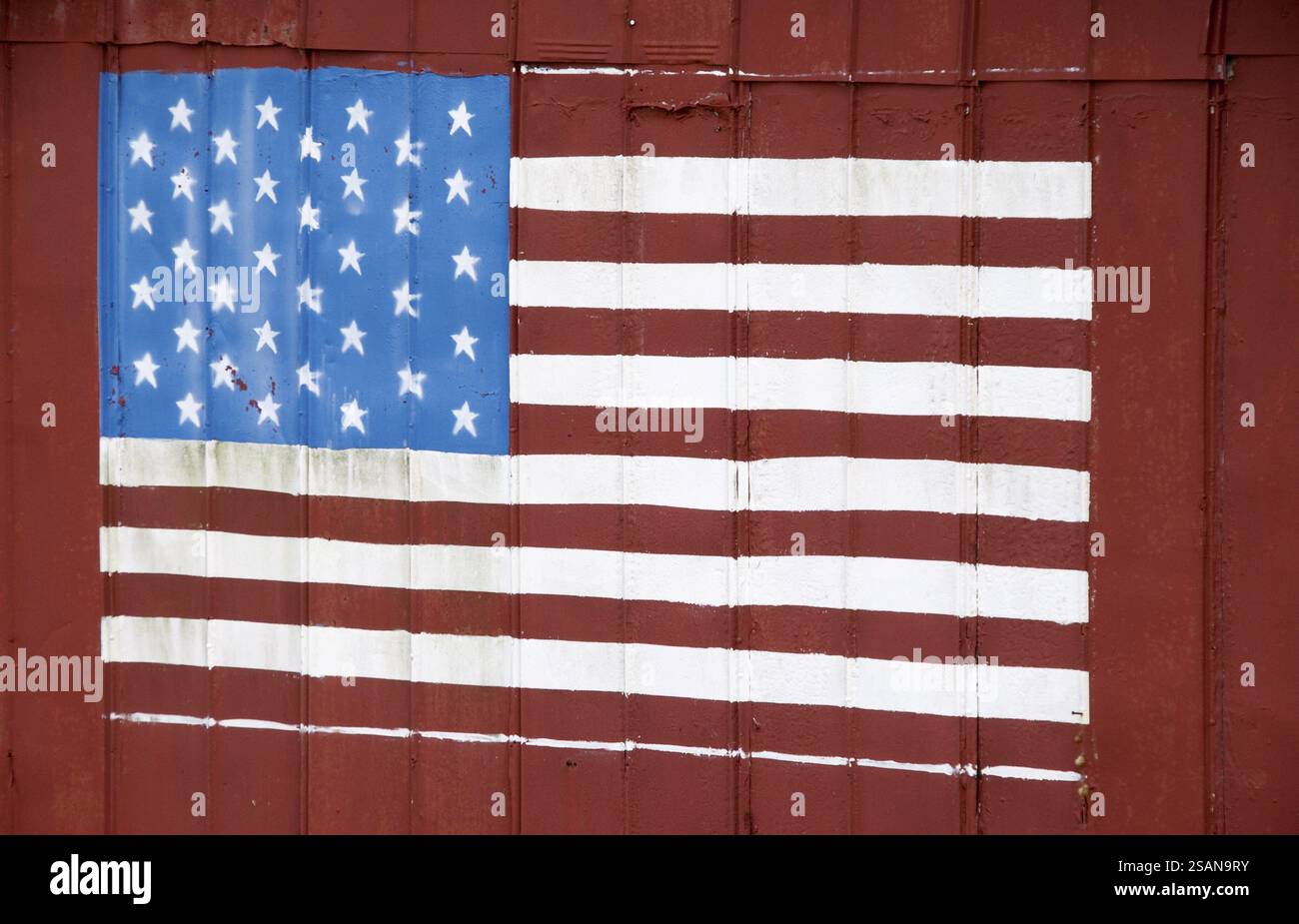 American flag on barn in hi-res stock photography and images - Alamy