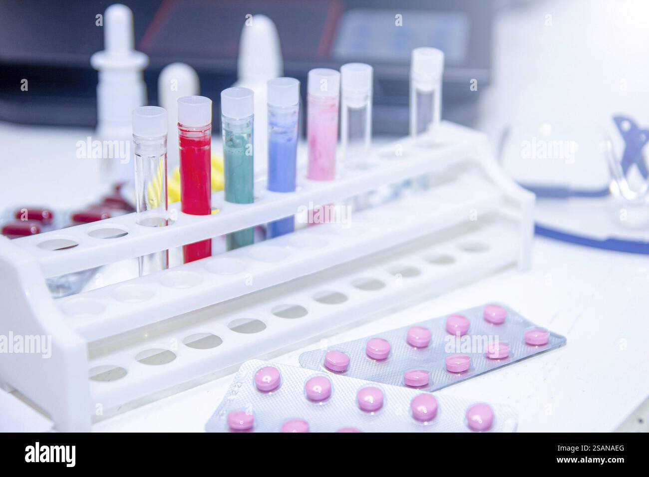 Multi colored test tubes hi-res stock photography and images - Alamy