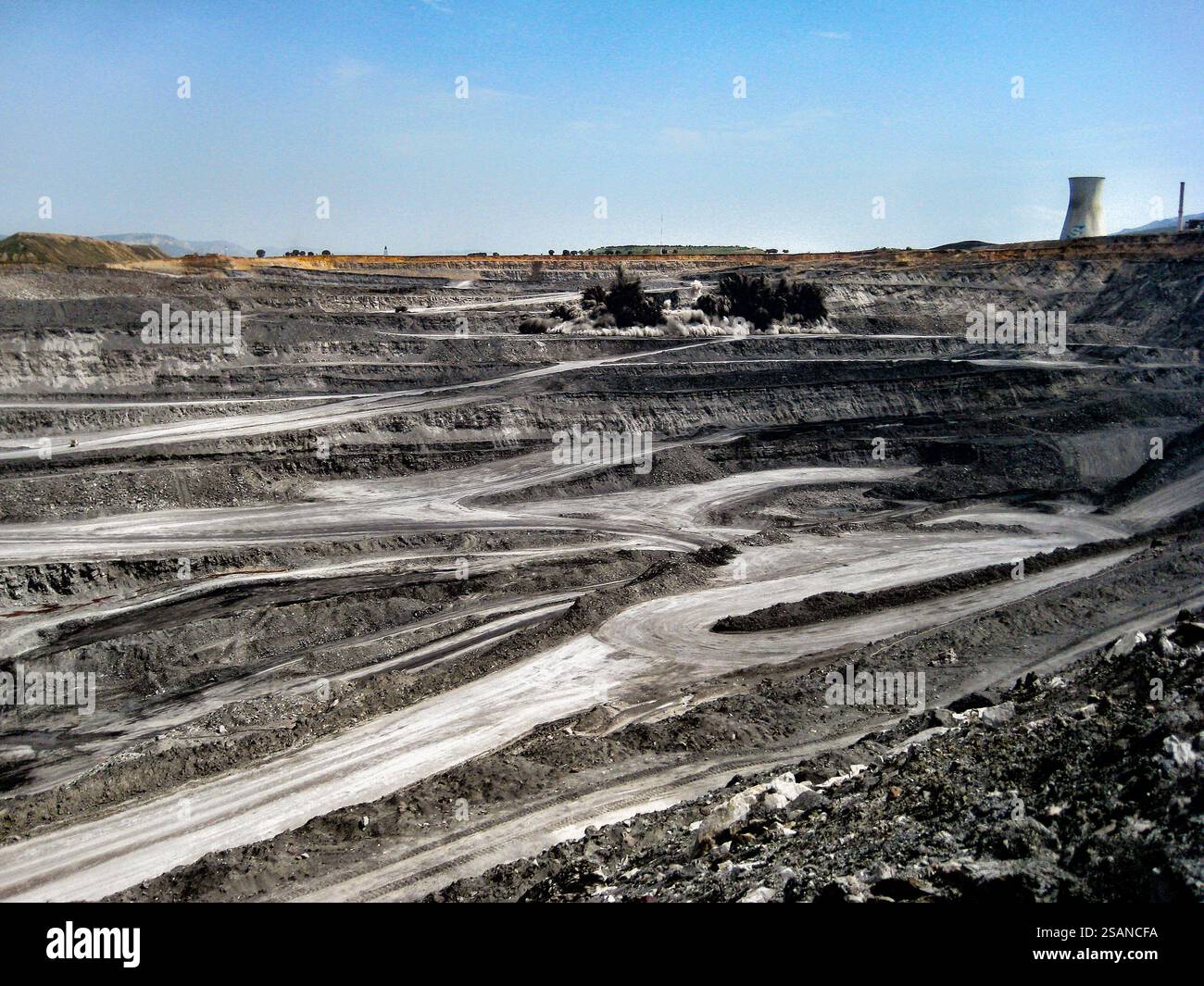 Coal in memory. Blasting sequence in an open-pit coal mine (I): Old ...