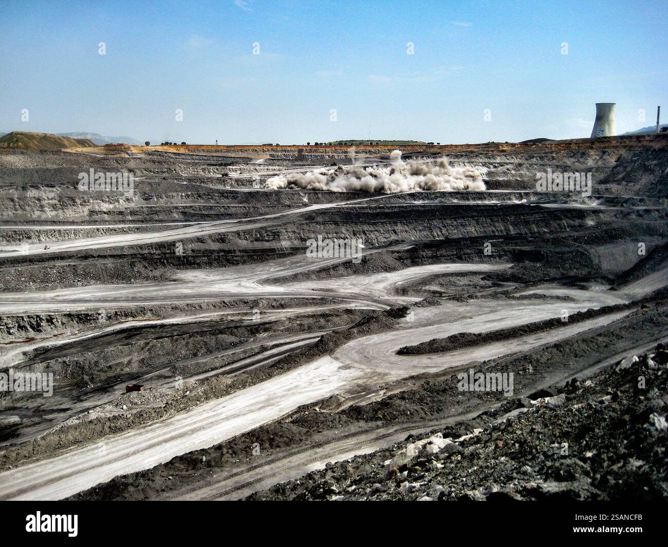 Coal in memory. Blasting sequence in an open-pit coal mine (II): Old ...