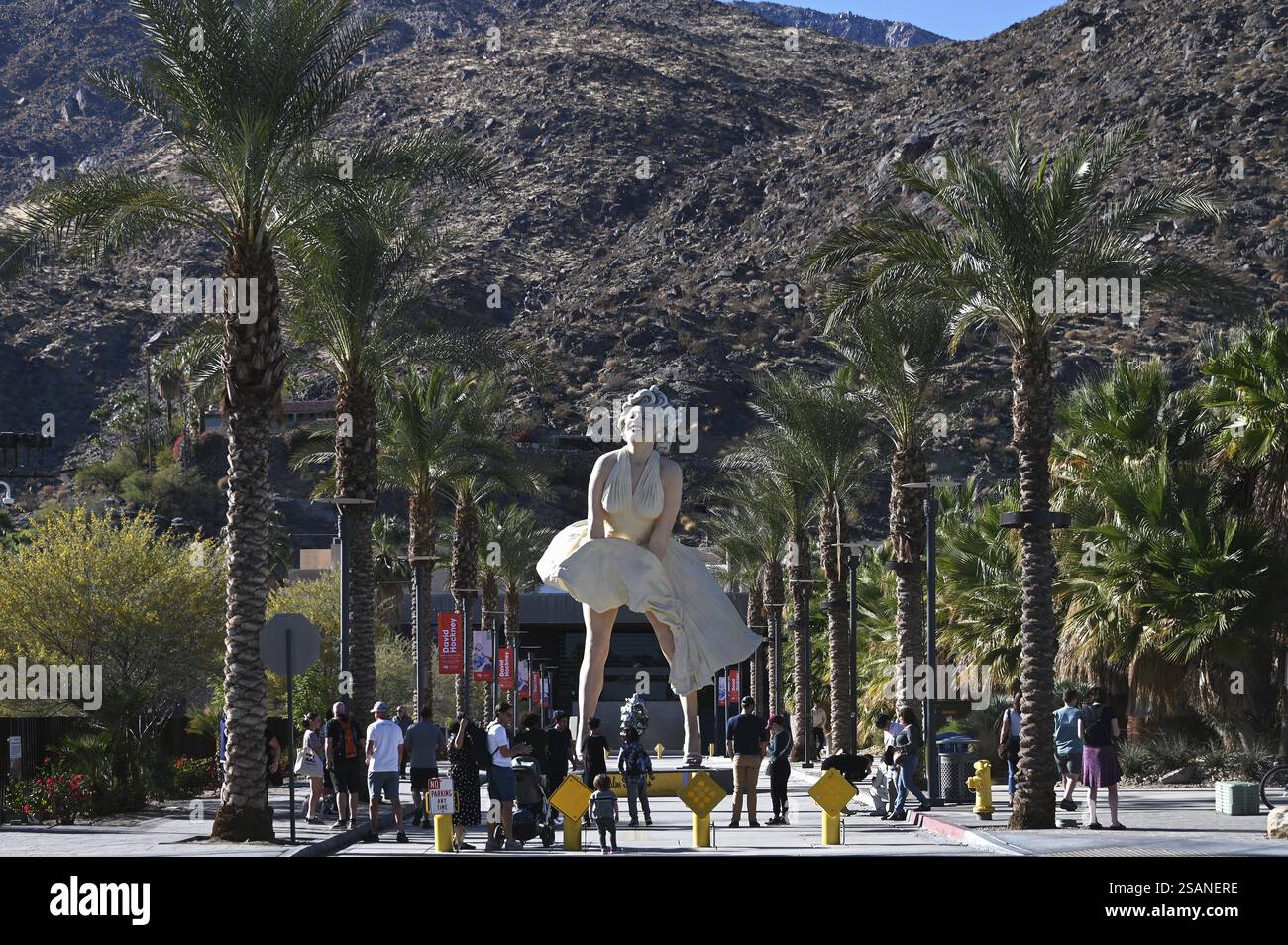 Forever Marilyn statue in Palm Springs, California, USA, North America ...