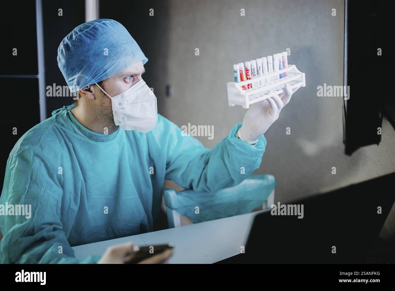 Test tubes medical examinations hi-res stock photography and images - Alamy