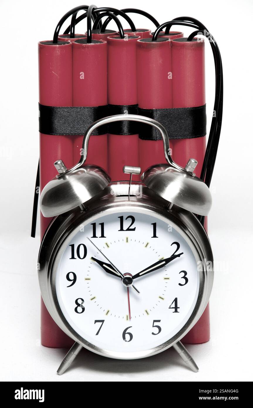 Explosive bombs and dynamite sticks hi-res stock photography and images ...