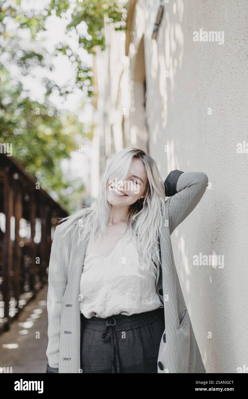 Standing casually hi-res stock photography and images - Alamy