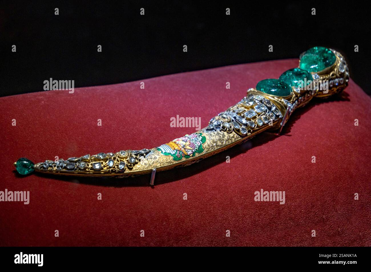 Ottoman Imperial Treasury section in Topkapi Palace in Istanbul, Turkey Stock Photo - Alamy