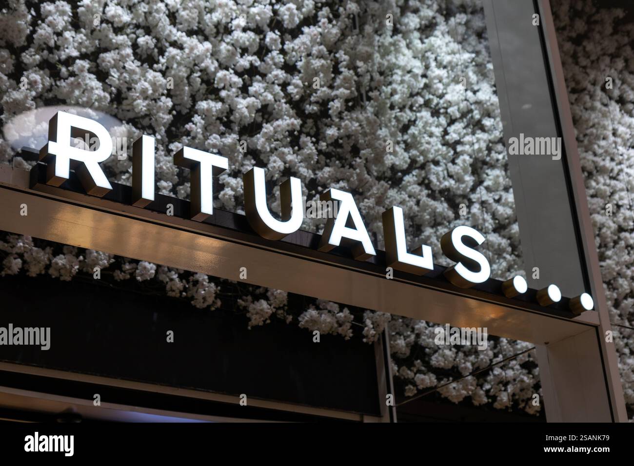 Rituals shop front logo with flowers in the background. a Dutch company ...