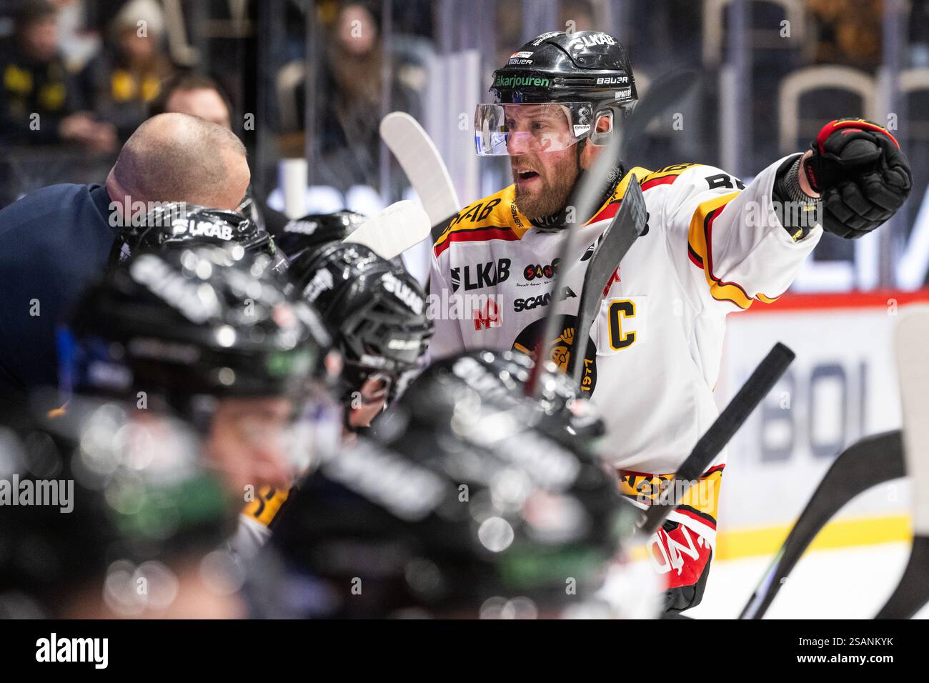 250130 Luleås Linus Omark under ishockeymatchen i SHL mellan Skellefteå ...