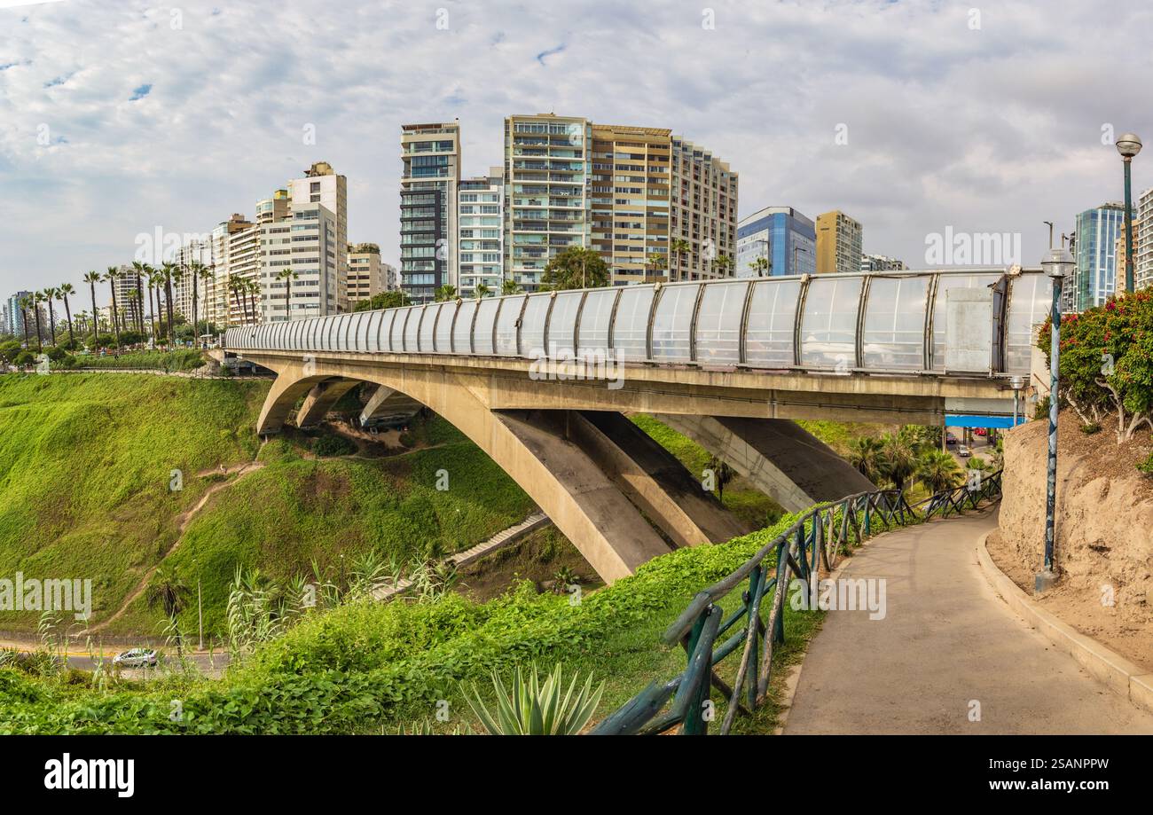 Twin Bridge (Eduardo Villena Rey Bridge), Miraflores District - Lima ...