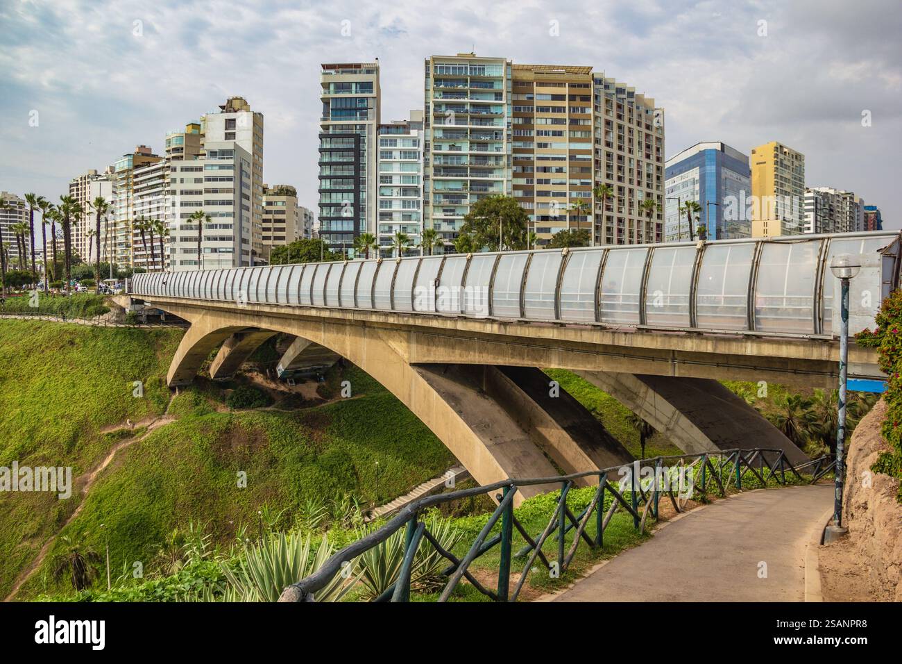 Twin Bridge (Eduardo Villena Rey Bridge), Miraflores District - Lima ...