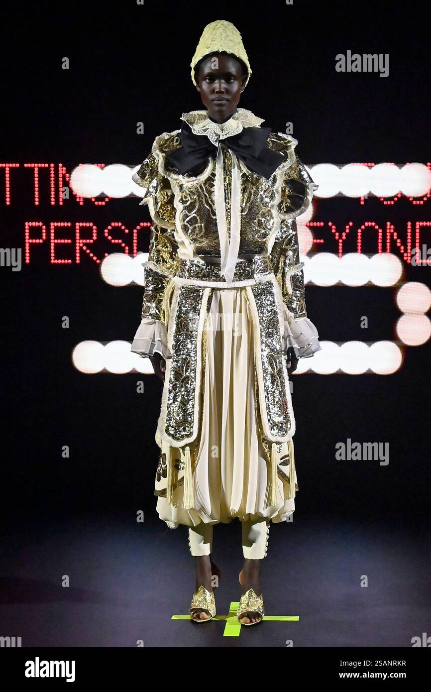 Paris, France. 29th Jan, 2025. Model Yar Aguer is seen on the catwalk ...