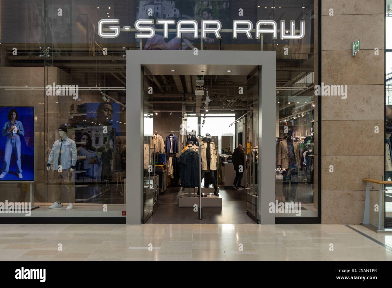 Neon look hi-res stock photography and images - Alamy