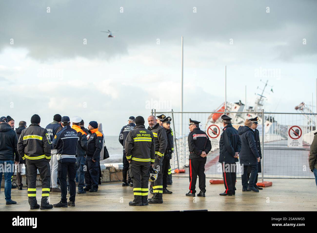 Accident in Marina di Massa (Massa Carrara) where the Guang Rong ship ...